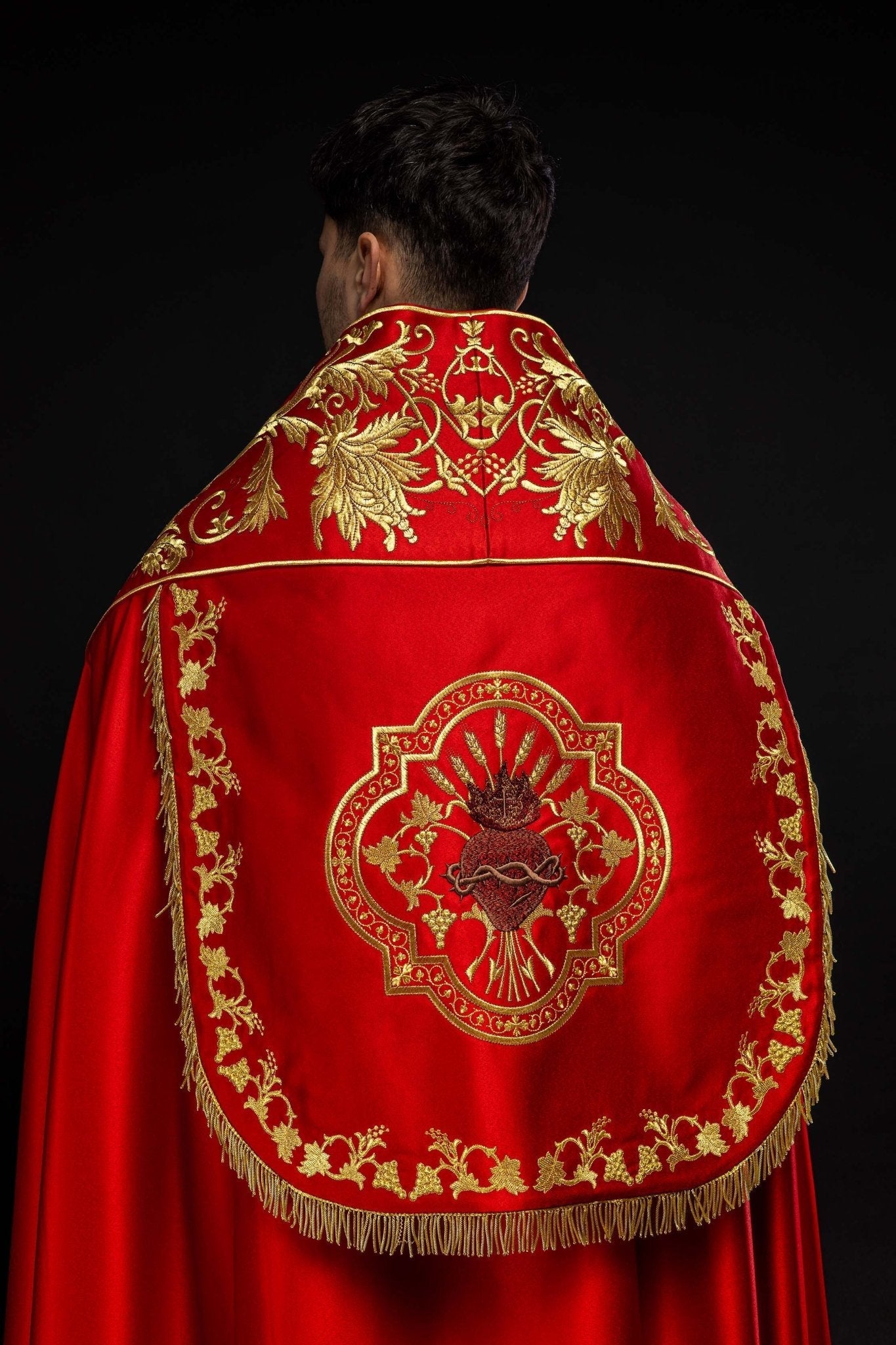Satin Roman cape red with embroidered heart of Jesus